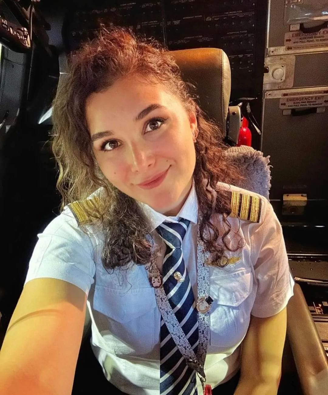 Meet Emily: A 28-Year-Old Hostess in the Heart of New York City – Free ...